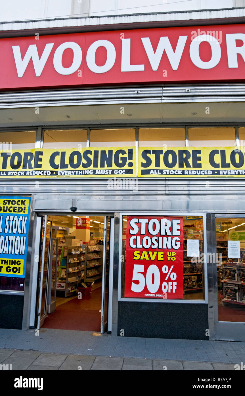 Woolworths store closing down sale London UK Stock Photo - Alamy
