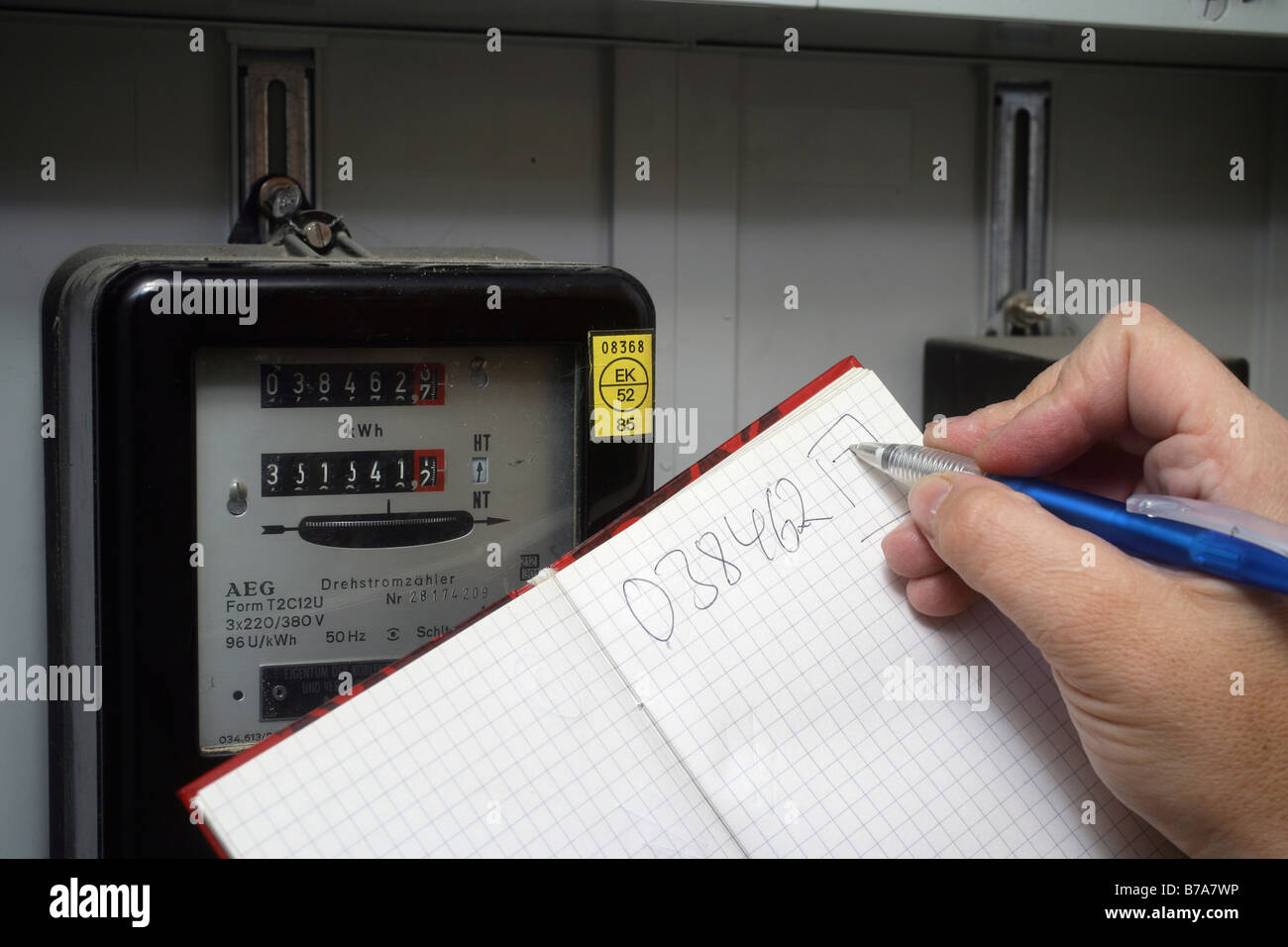 Electricity consumption hi-res stock photography and images - Alamy