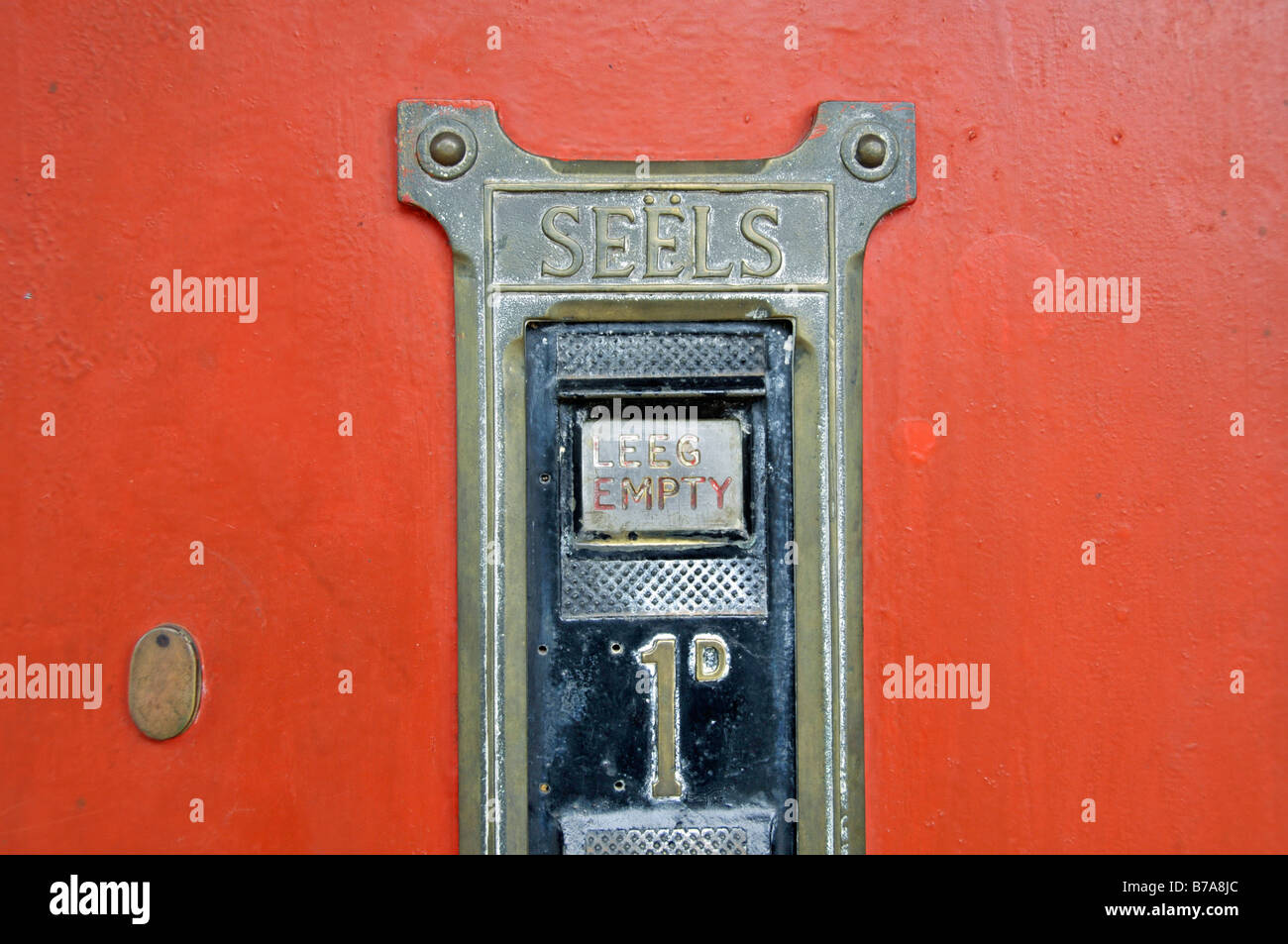 Historic vending machines hi-res stock photography and images - Alamy