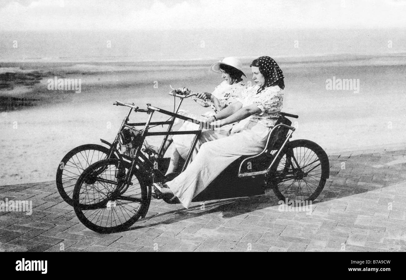 Historic photo, beach vehicle, ca. 1910 Stock Photo - Alamy