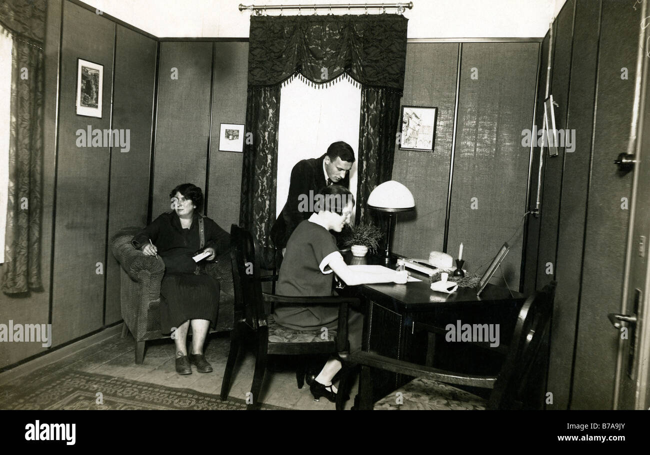 Ca 1935 hi-res stock photography and images - Alamy