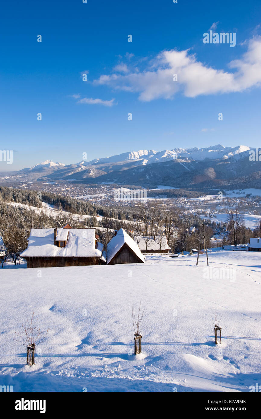 Traditional architecture of Zakopane and view of Tatra Mountains ...