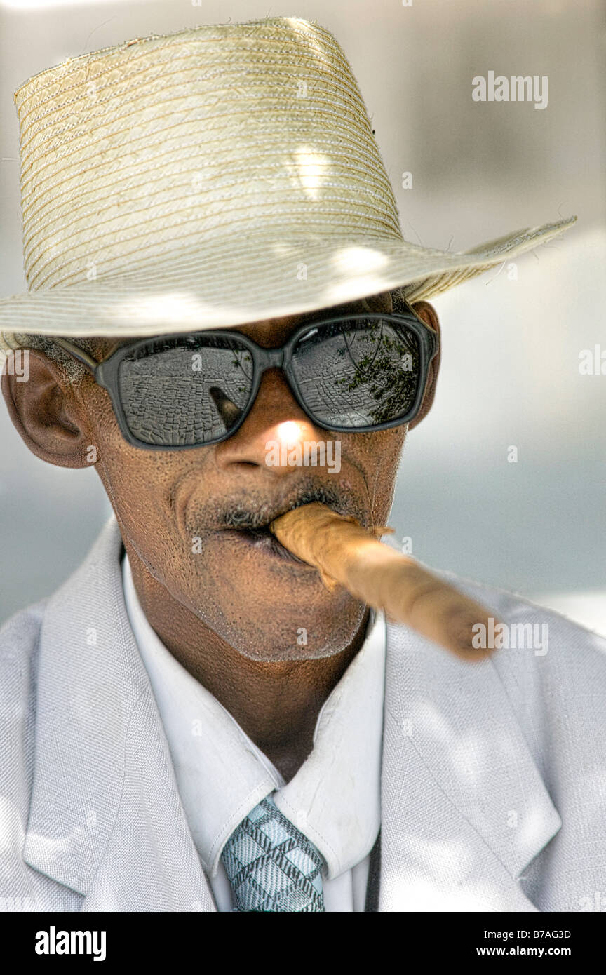 Cuban Man Old Cuban Man Cigar Smoker Cigar Stock Photos & Cuban Man Old ...