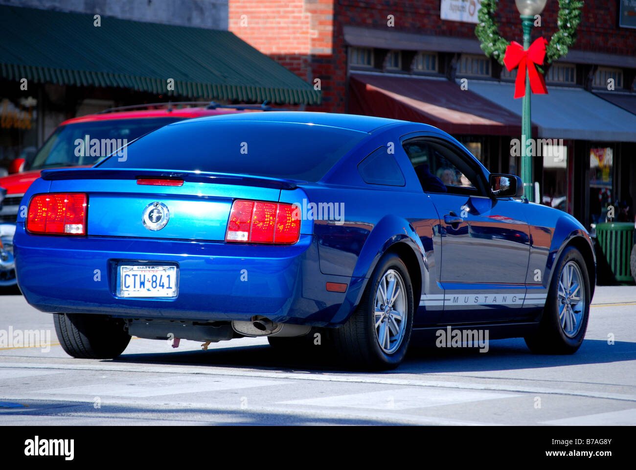 Driving mustang hi-res stock photography and images - Alamy