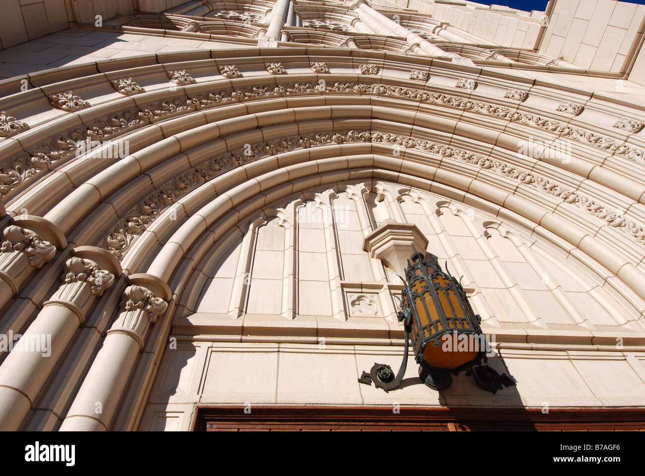 Doorway arches hi-res stock photography and images - Alamy