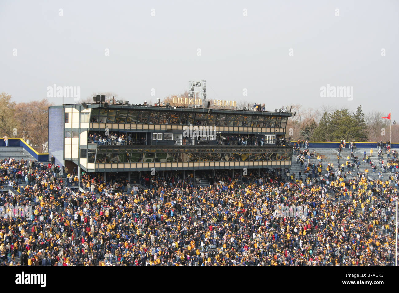 Michigan football stadium crowd fans hi-res stock photography and ...