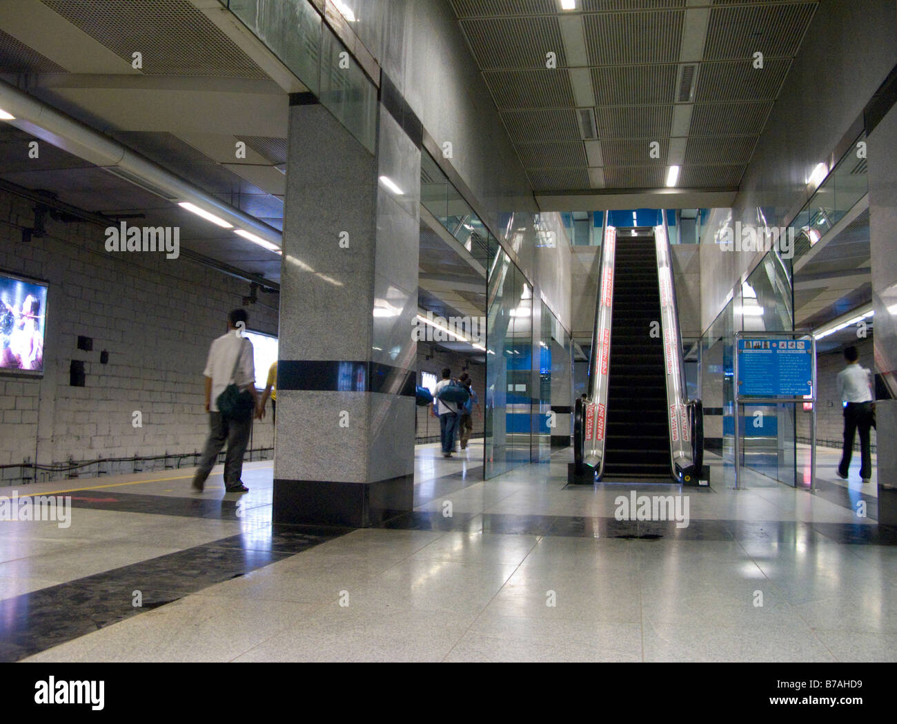 India delhi metro train interior hi-res stock photography and images ...