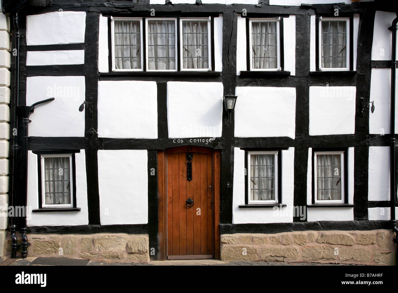 Cob cottage hi-res stock photography and images - Alamy