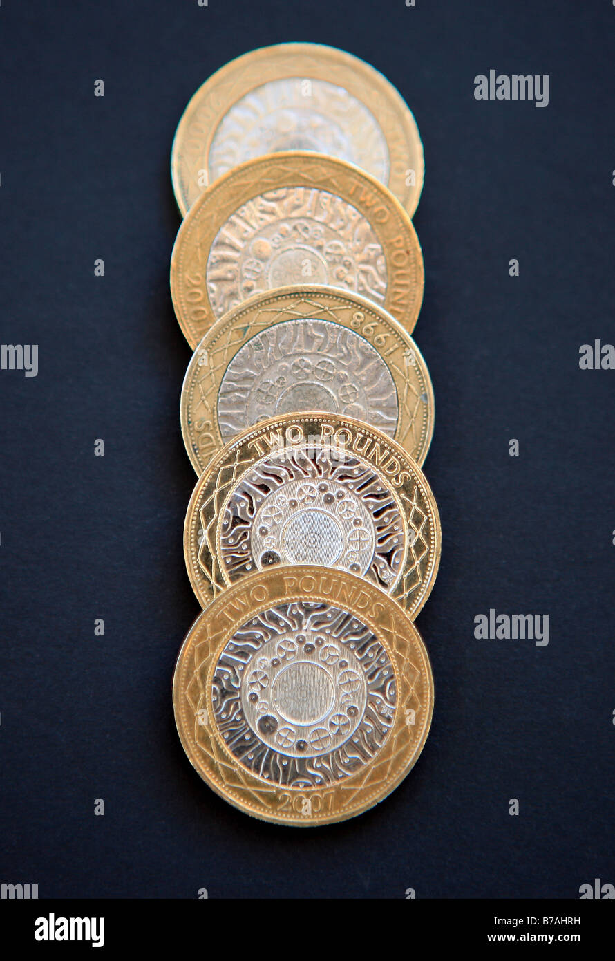 Money 2 pound coins hi-res stock photography and images - Alamy