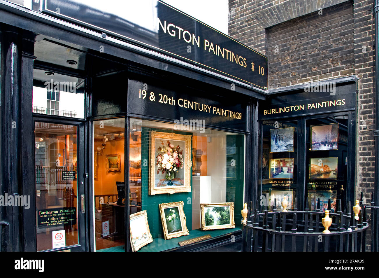 The old street gallery hi-res stock photography and images - Alamy