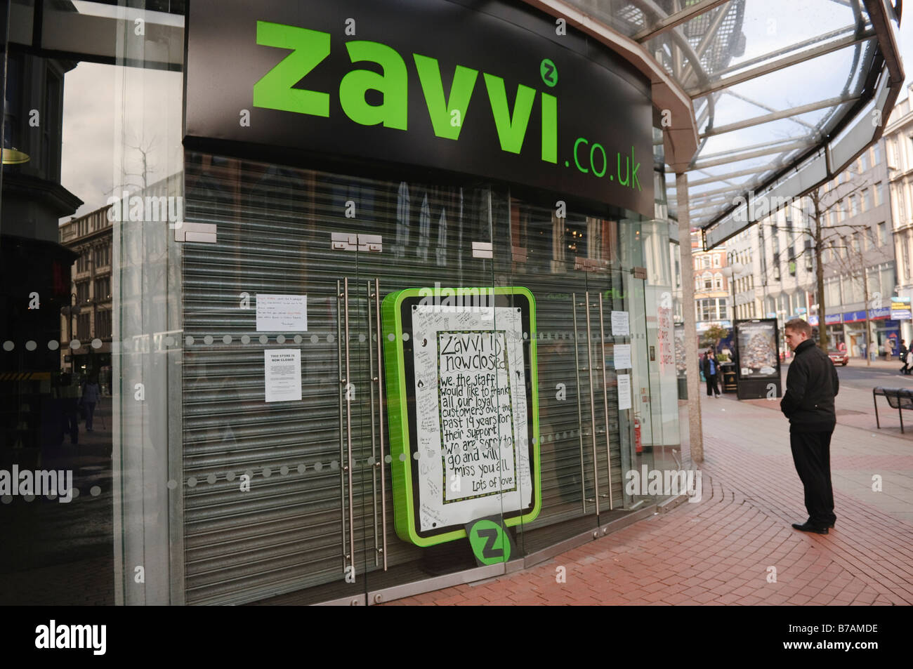 Shop closed closure notice hi-res stock photography and images - Alamy