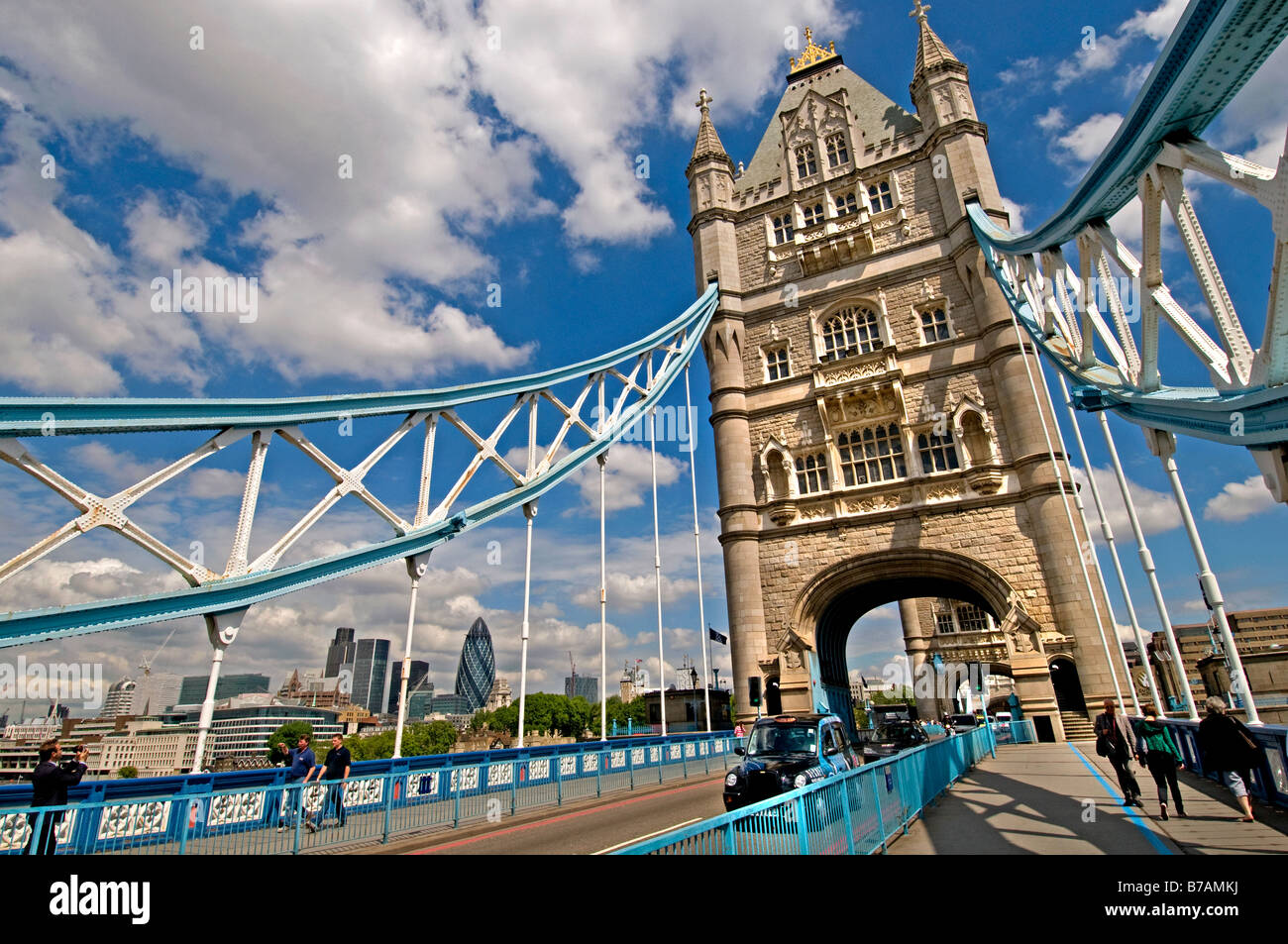 Tower bridge is a bascule bridge in london hi-res stock photography and ...