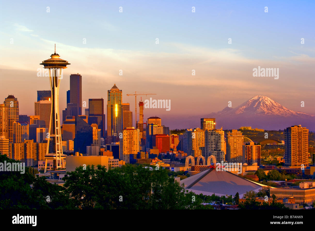 Seattle, Washington skyline from Queen Anne Hill at sunset Stock Photo ...