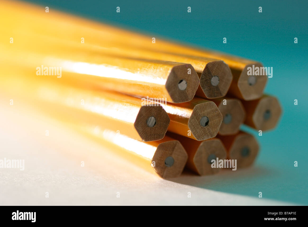 Bundle of yellow pencils Stock Photo - Alamy