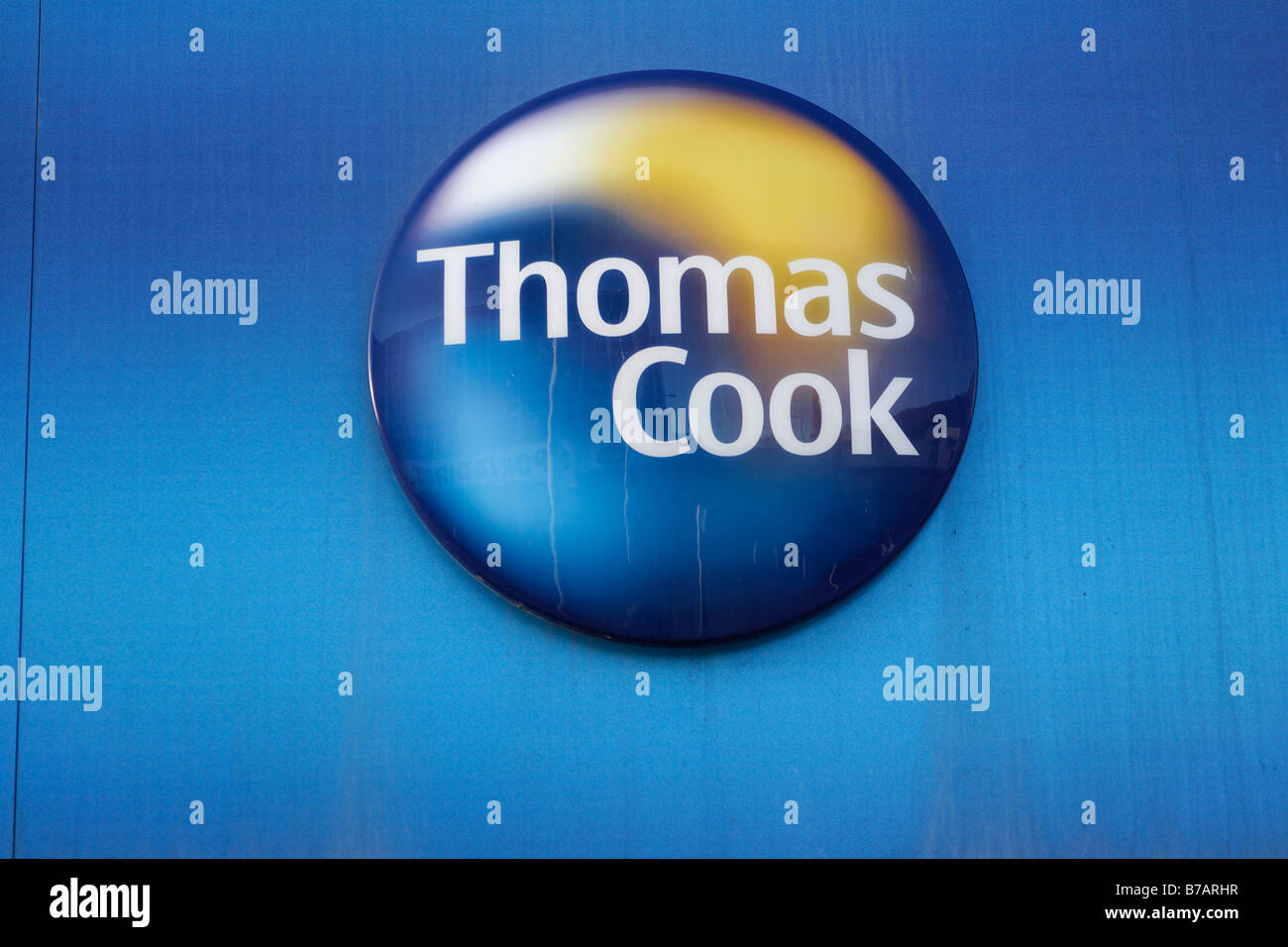 Thomas Cook travel agents logo High street shops and shopping January ...