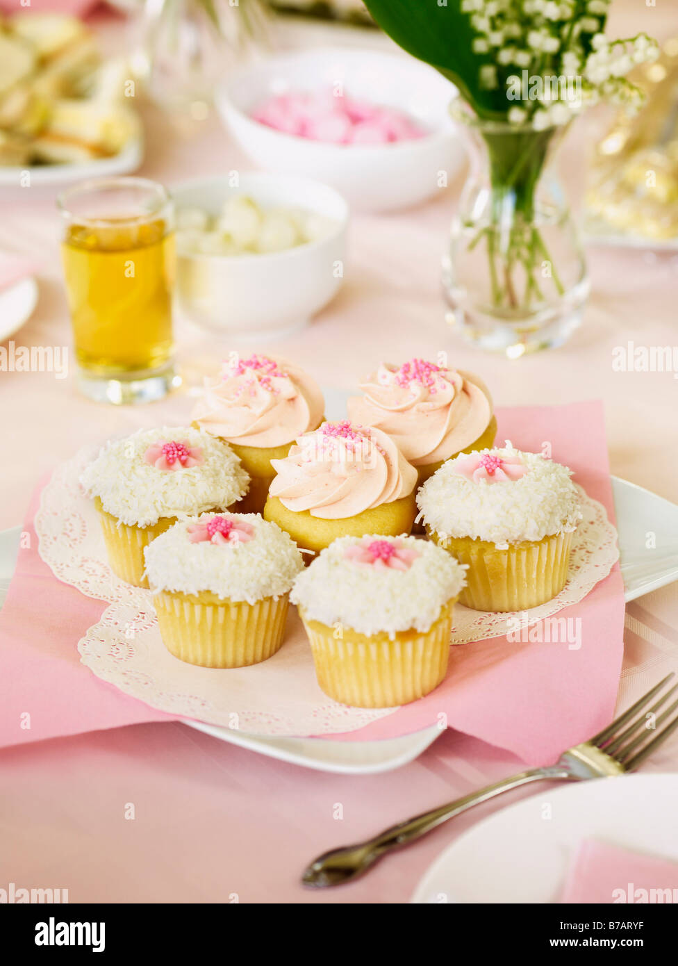 Bridal shower dessert table hi-res stock photography and images - Alamy