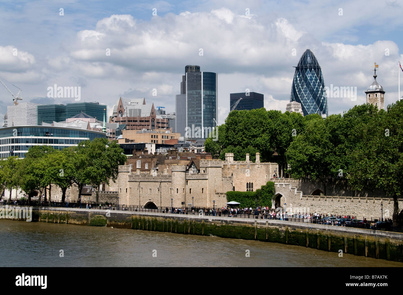 Riverfront central london hi-res stock photography and images - Alamy