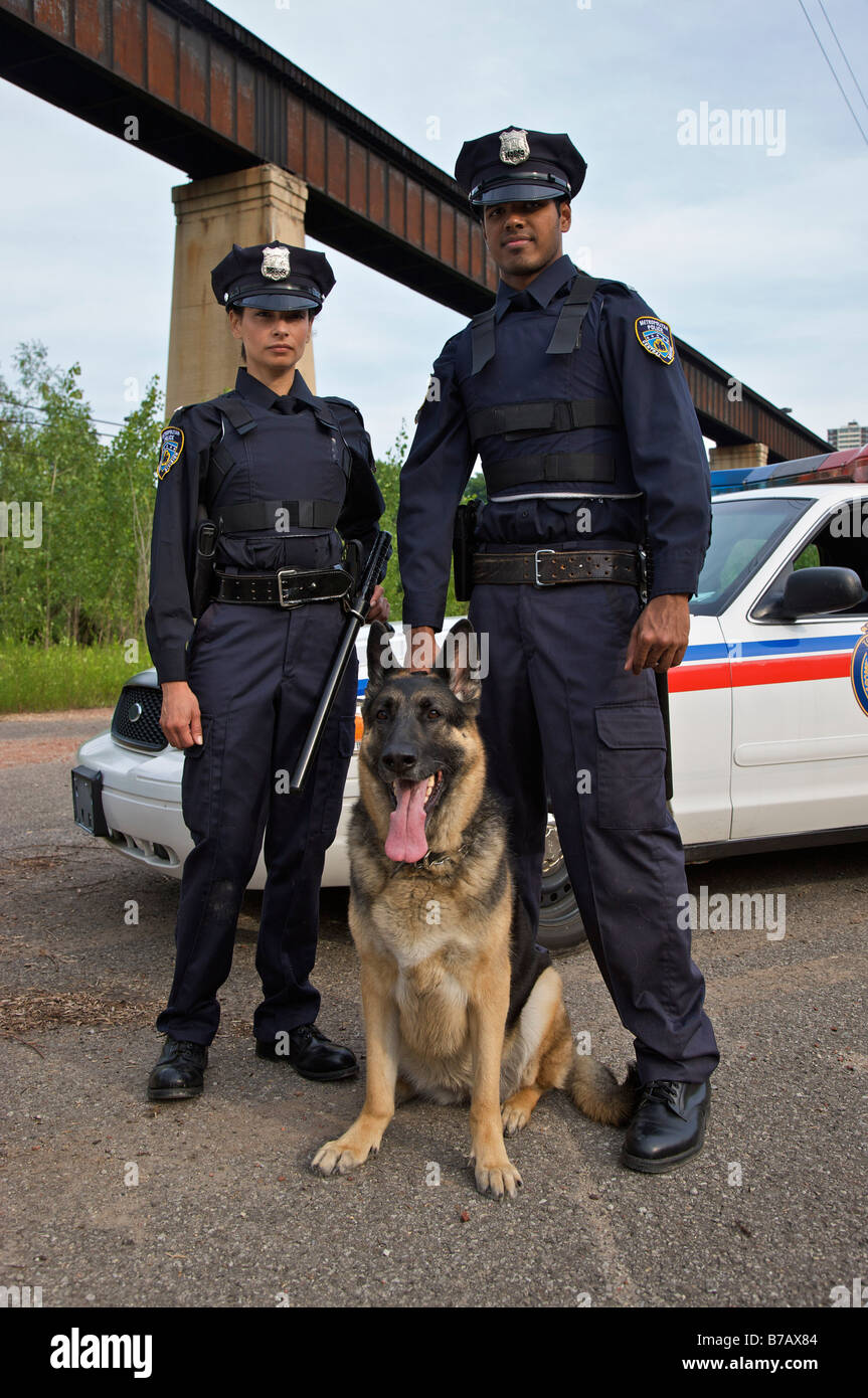 Mixed race policewoman hi-res stock photography and images - Alamy
