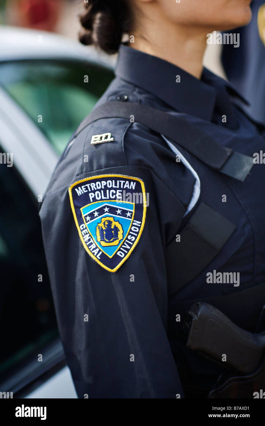 Latina female police officer hi-res stock photography and images - Alamy