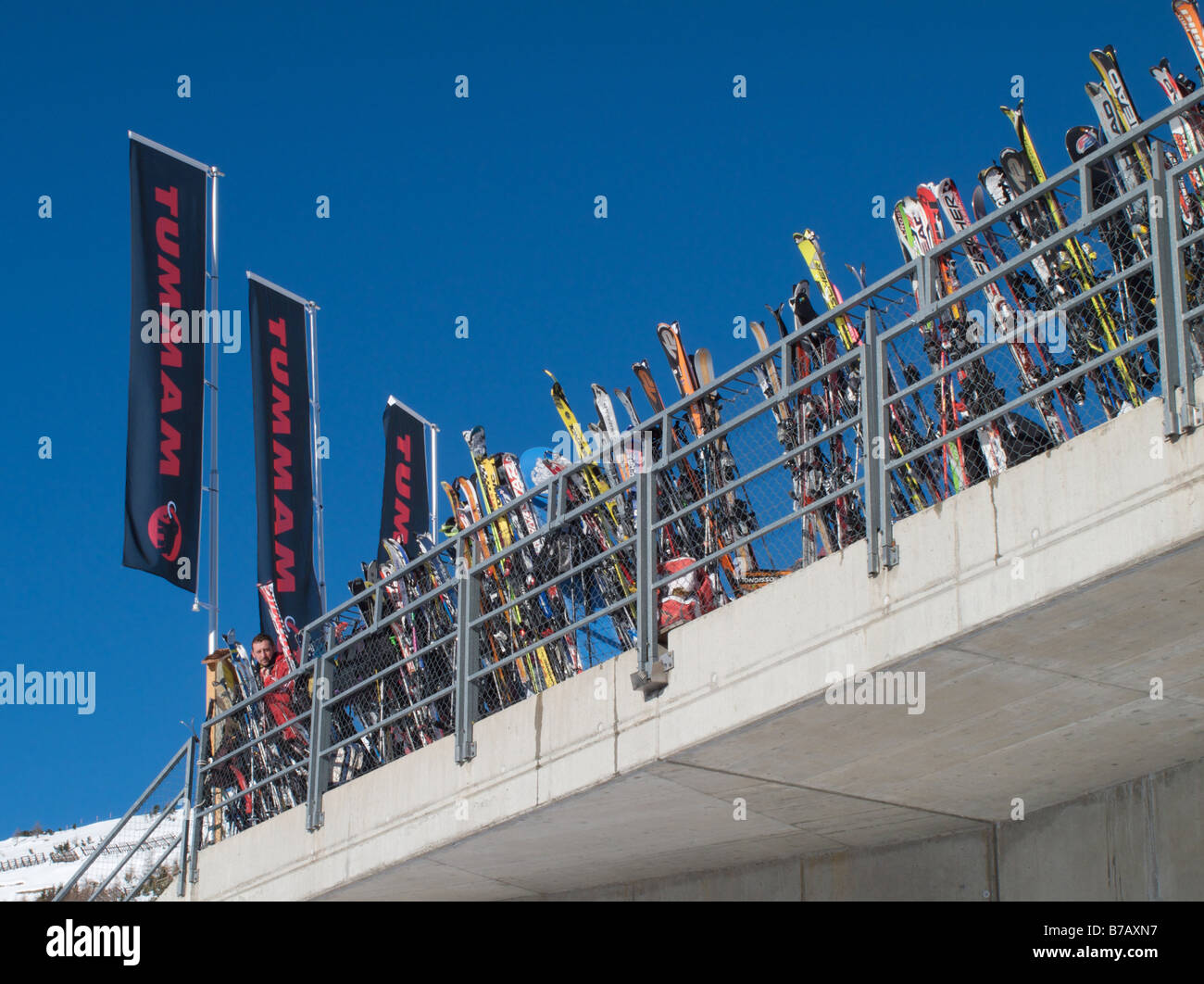 Leaning on skis hi-res stock photography and images - Alamy
