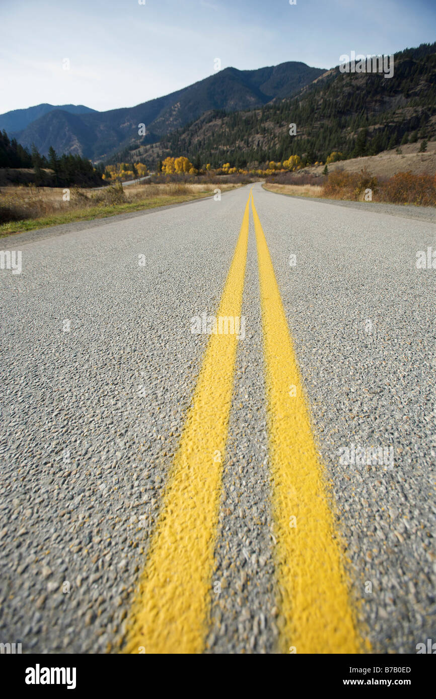 Centered road view hi-res stock photography and images - Alamy