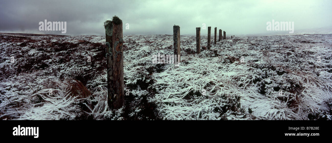 Fence in snow near Cow Green reservoir North Pennines Stock Photo - Alamy