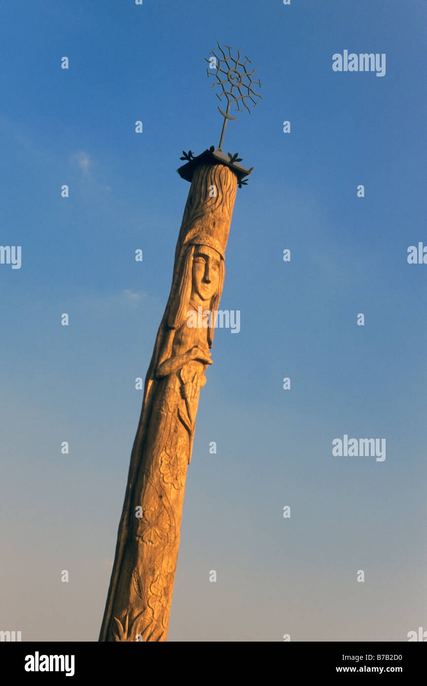 Lithuanian wooden sculpture hi-res stock photography and images - Alamy