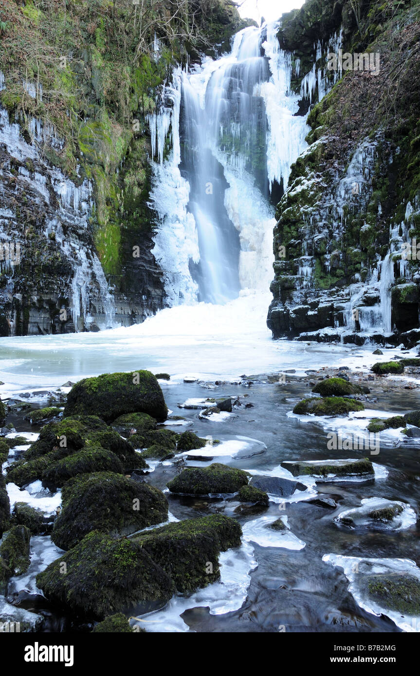 Frozen Sgwd Einion Gam Waterfall Ystradfellte Brecon Beacons National ...