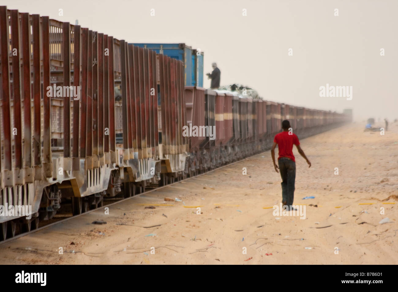 Iron Ore Train from Zouerat to Nouadhibou in Mauritania Stock Photo - Alamy