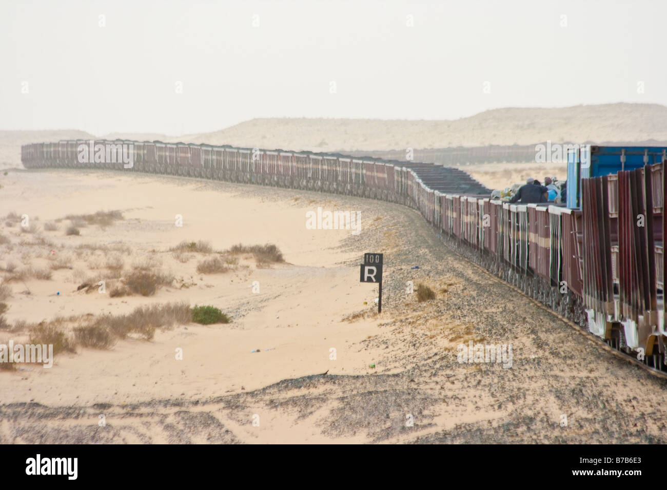 Iron Ore Train from Zouerat to Nouadhibou in Mauritania Stock Photo - Alamy