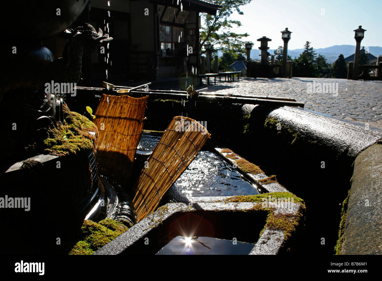 Japanese temple fountain hi-res stock photography and images - Alamy
