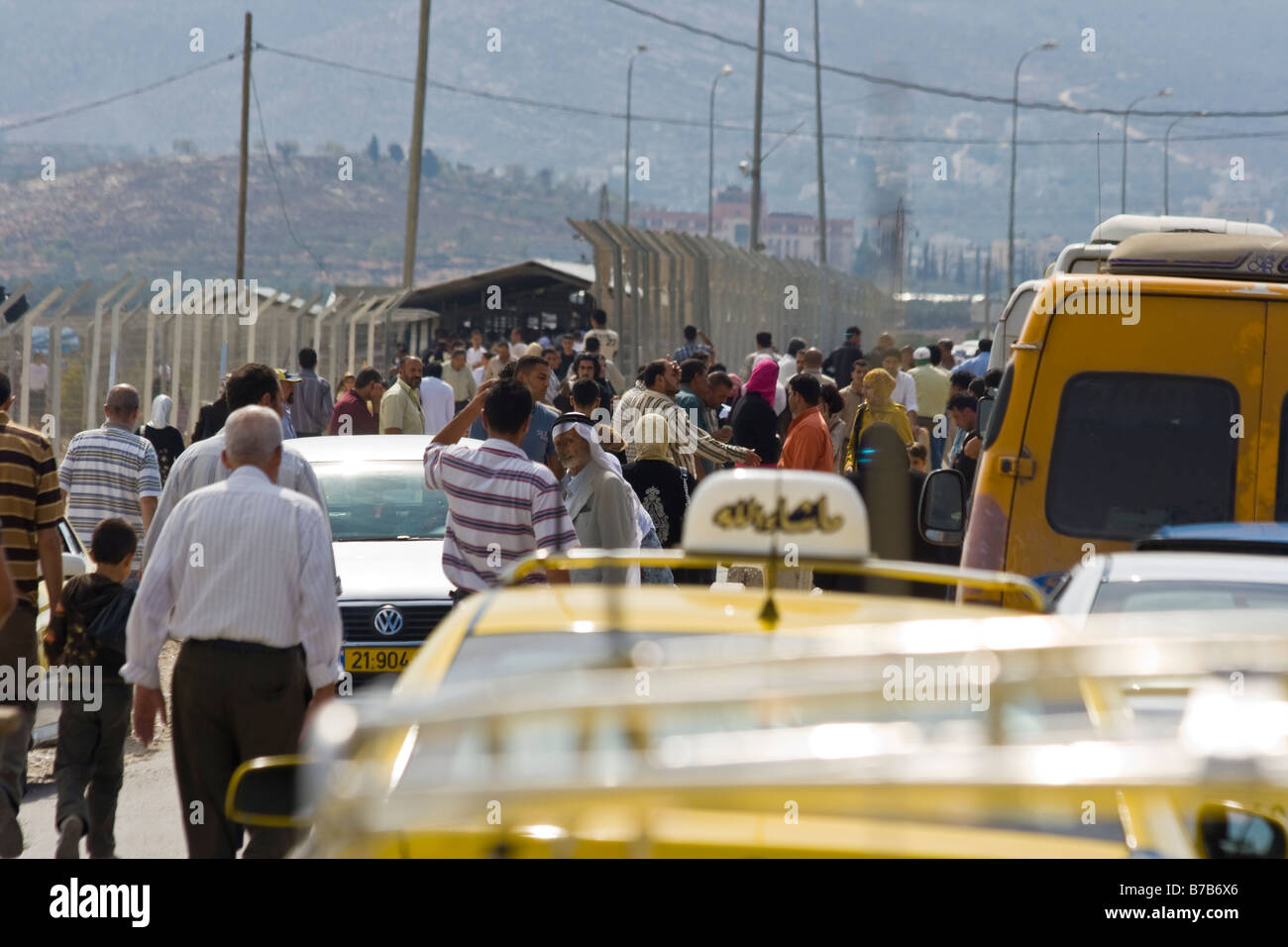 Israel military checkpoint hi-res stock photography and images - Alamy