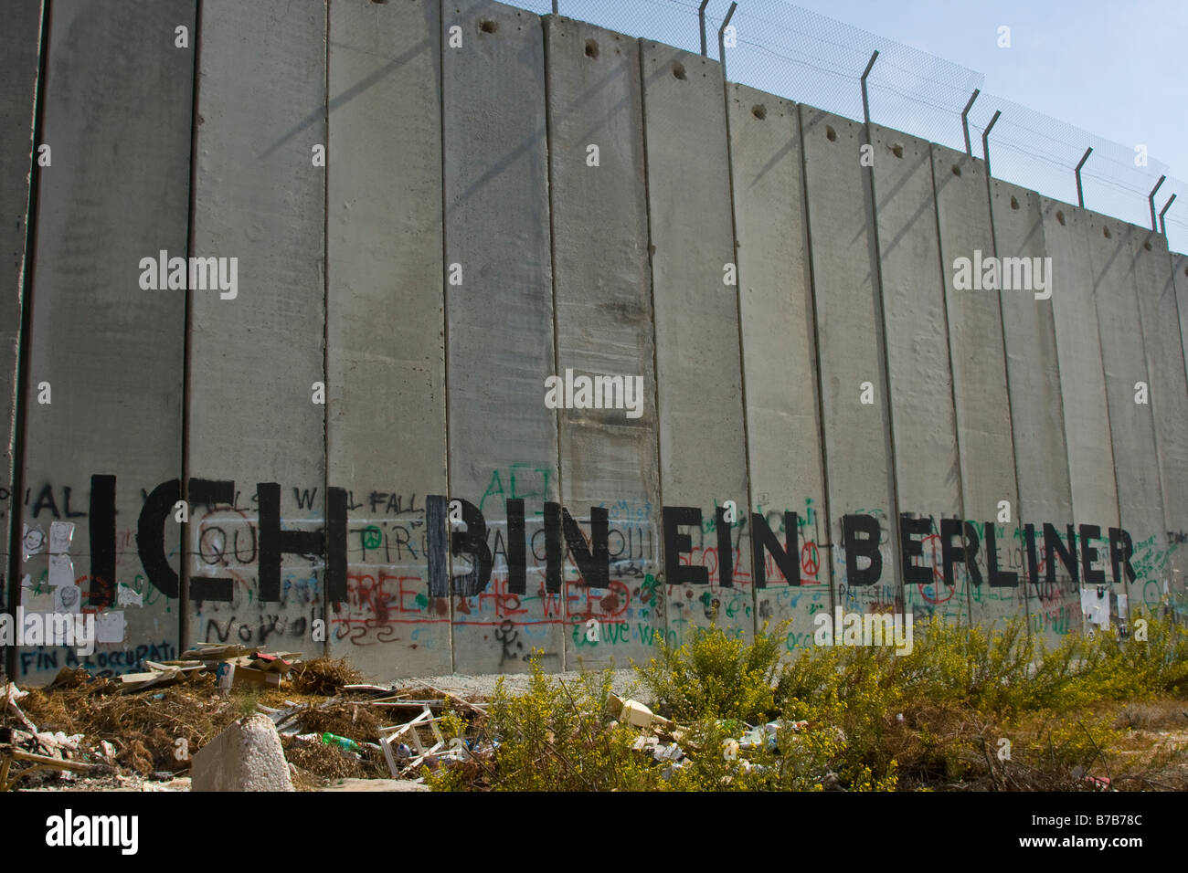 Palestinian Graffiti on the Israeli Security Fence Outside Bethlehem in ...