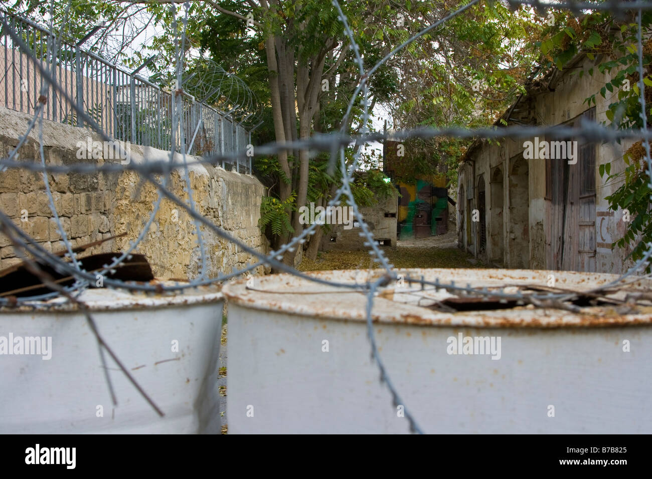 Fortified line hi-res stock photography and images - Alamy