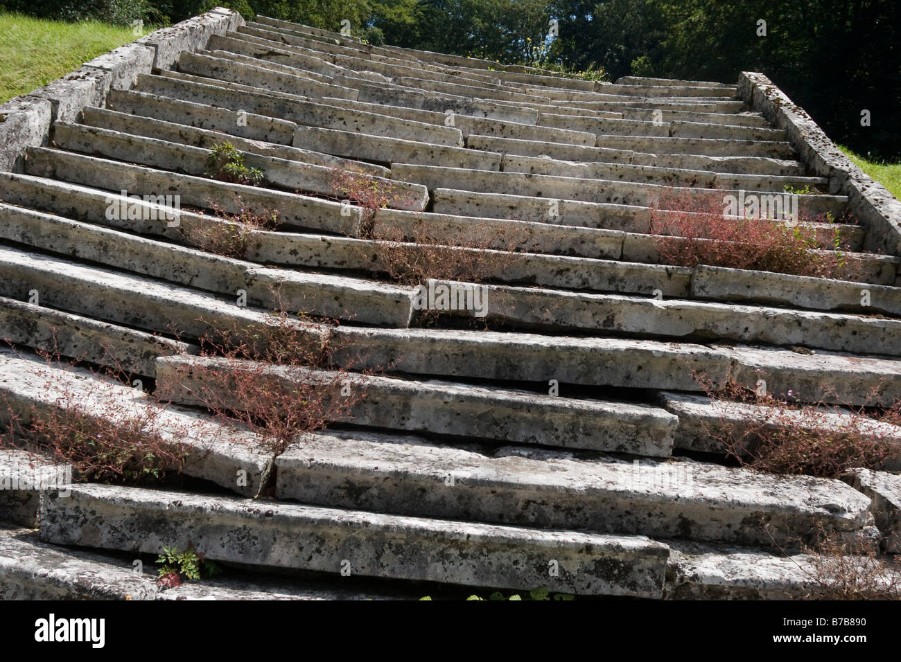 Old chateau steps hi-res stock photography and images - Alamy