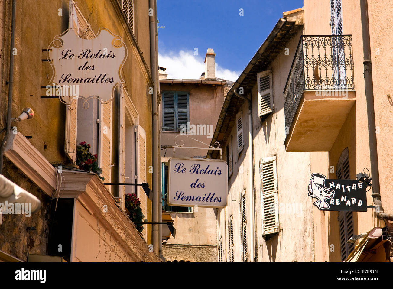 Provence cannes village hi-res stock photography and images - Alamy