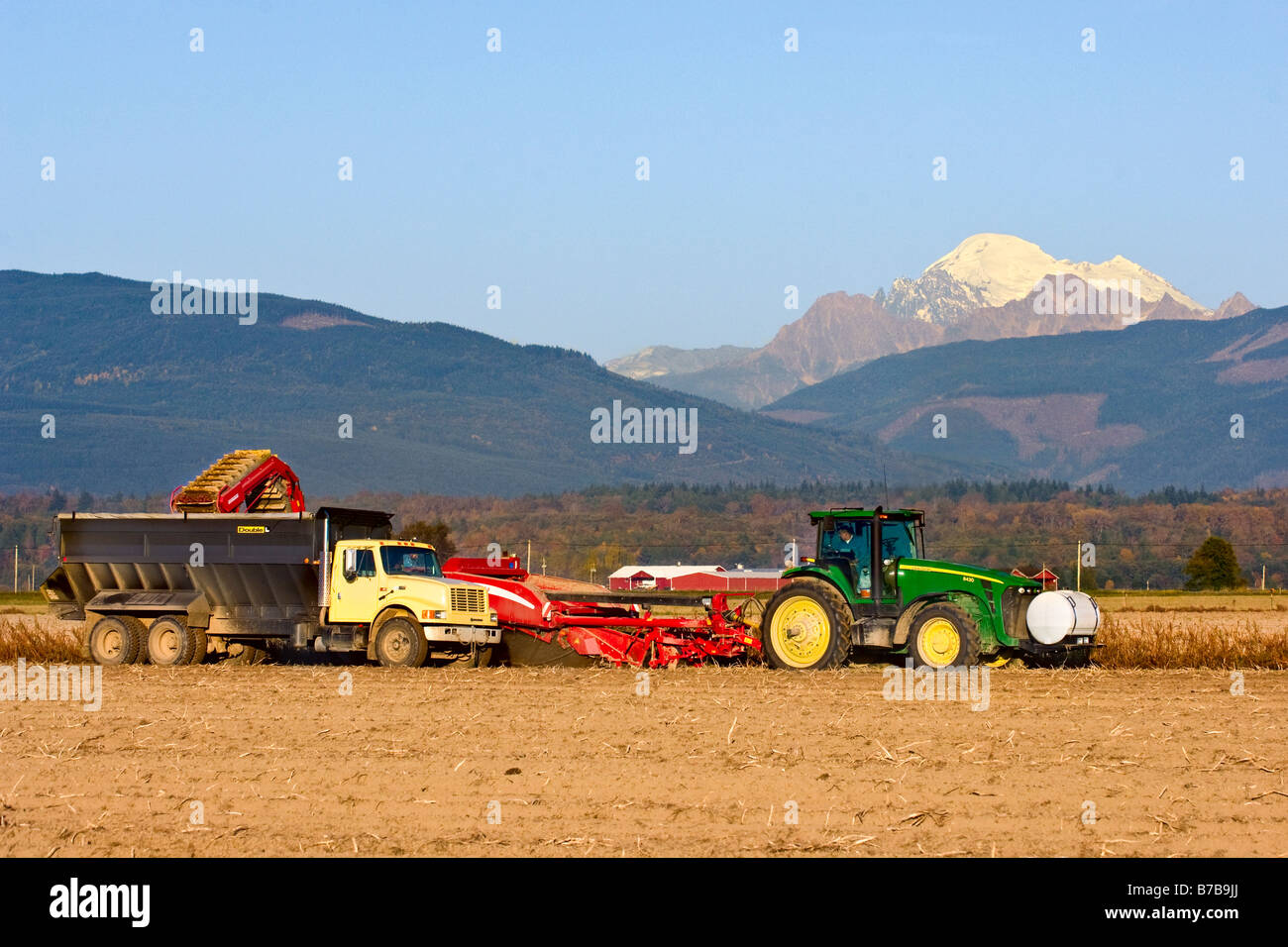 Pulling Loads High Resolution Stock Photography and Images - Alamy