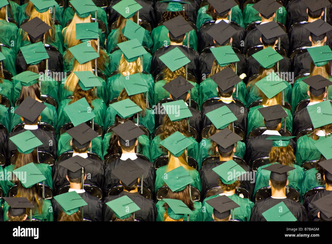 Us graduation students female hi-res stock photography and images - Alamy