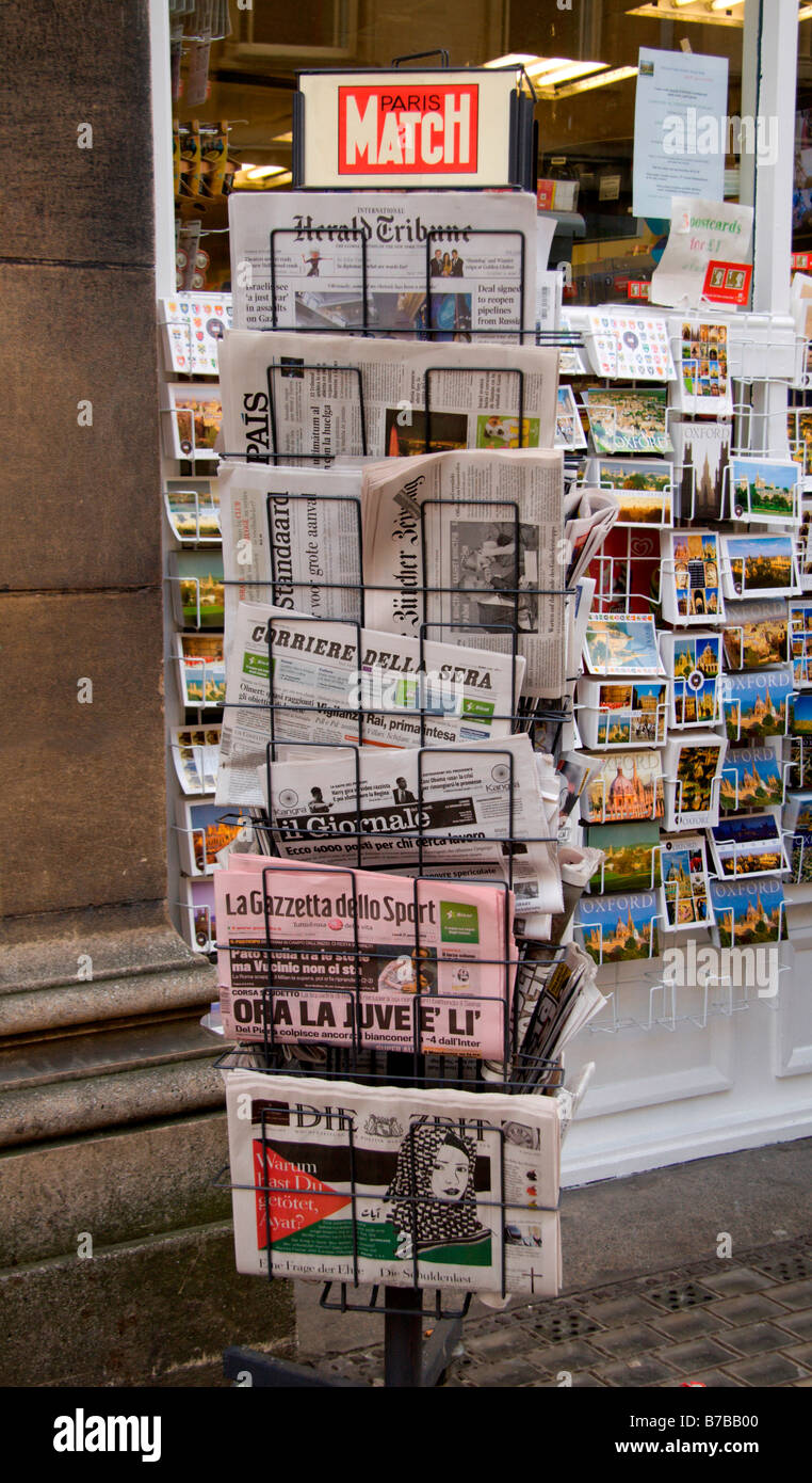 International newspaper stand hi-res stock photography and images - Alamy