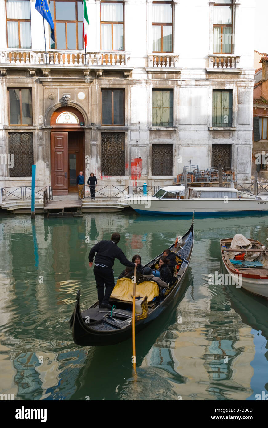 Canal italien hi-res stock photography and images - Alamy