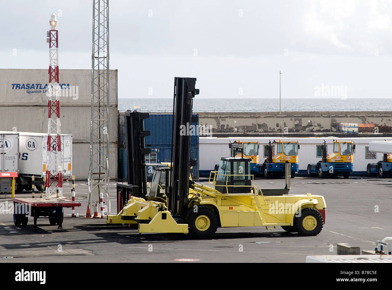 fork lift heavy duty cargo container containers docks import export ...