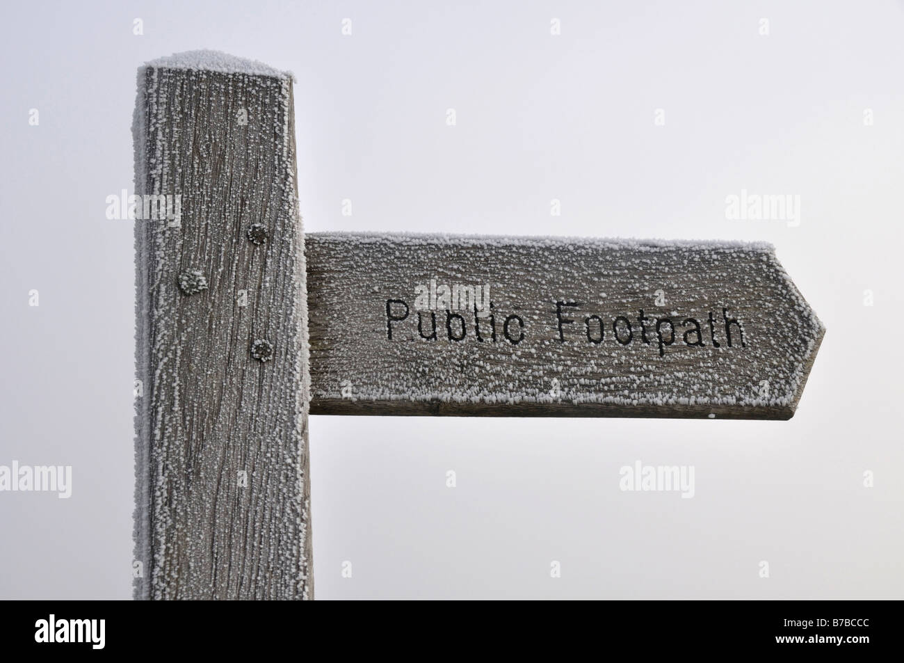 Footpath sign waymark arrow hi-res stock photography and images - Alamy