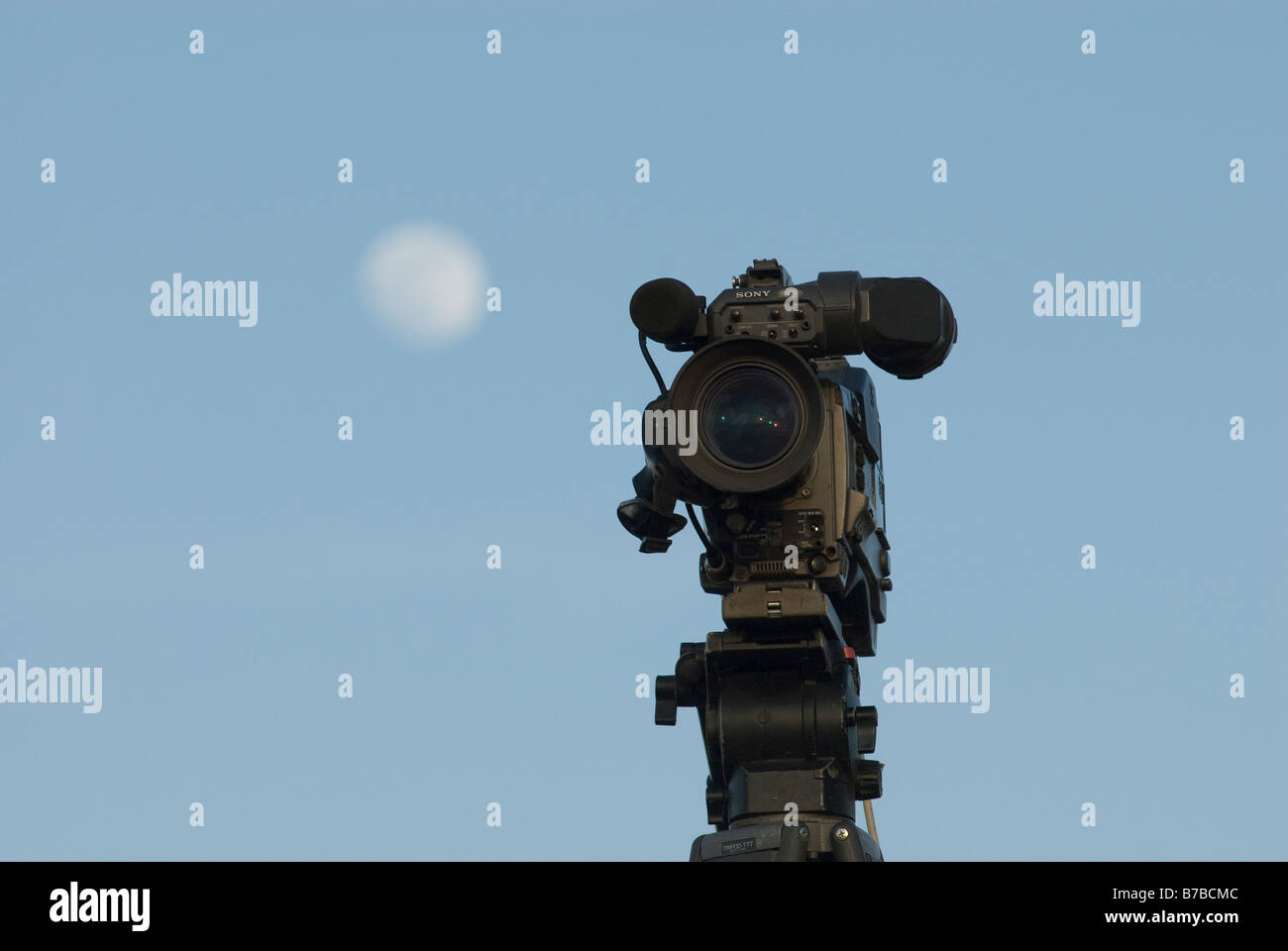 Device video hi-res stock photography and images - Alamy