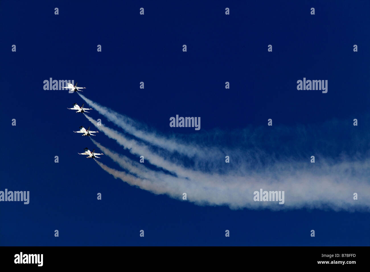 USAF F16 fighters Thunderbird Aerobatics team at Reno Air races 2008 ...