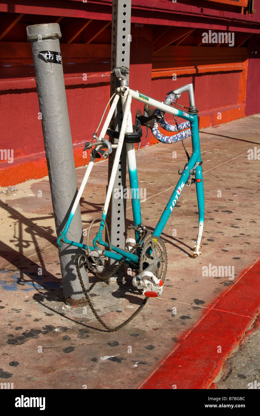 SHAME RAPE SPORT SPORTY STANDING BICICLETA STREET SUMMER THEFT THIEVES ...