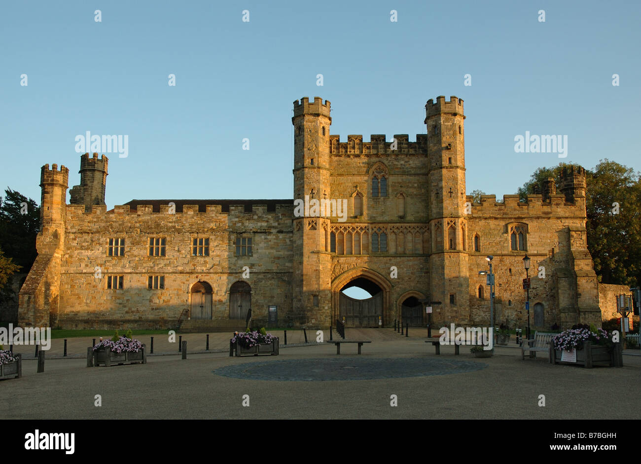 The main gate, Battle Abbey, Battle, East Sussex, England, UK Stock ...