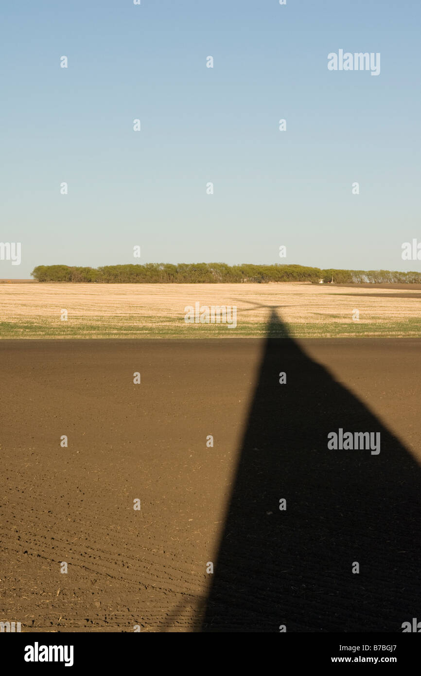 Wind turbine on horizon hi-res stock photography and images - Alamy