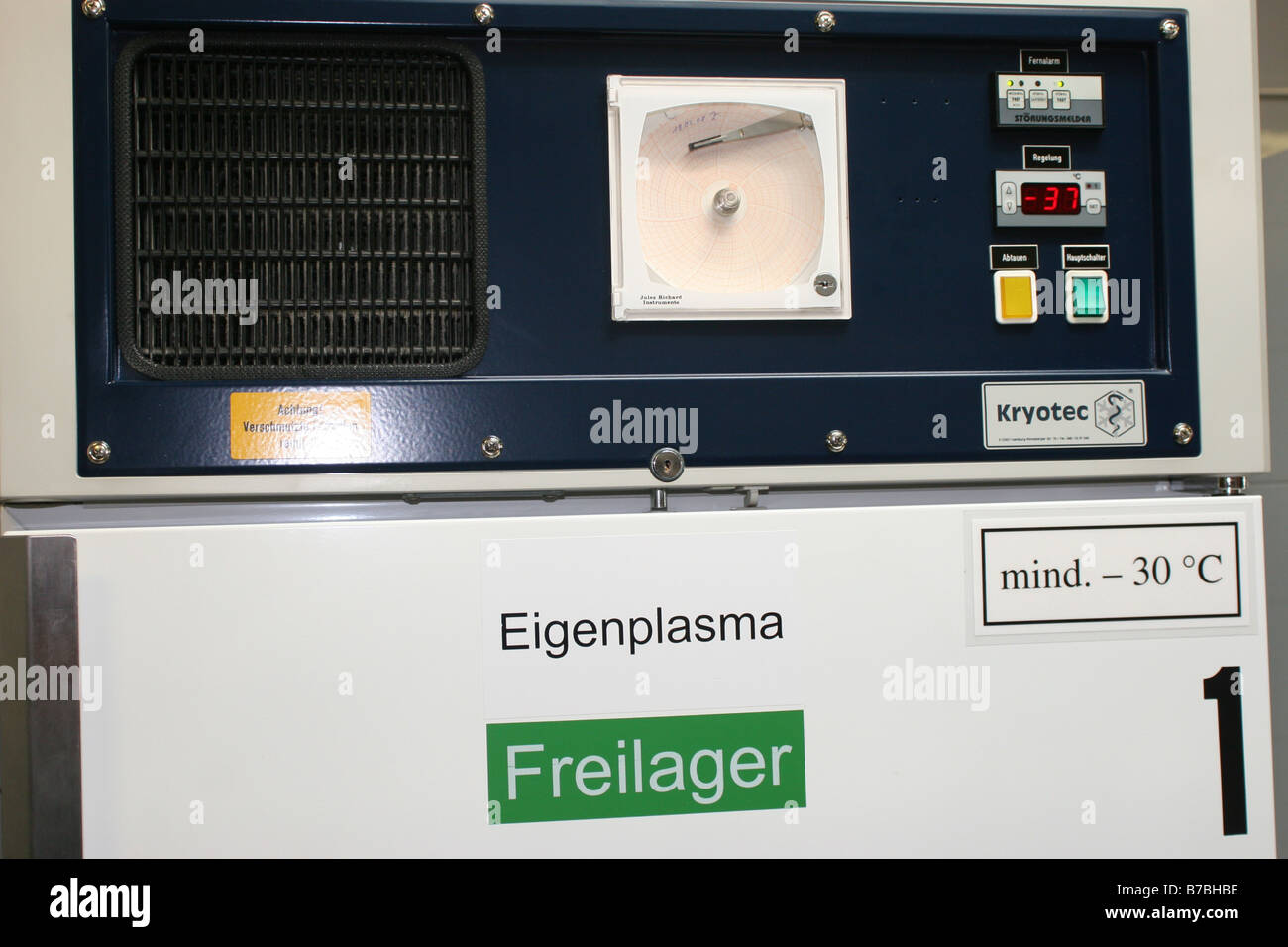 Blood storage refrigerator hi-res stock photography and images - Alamy