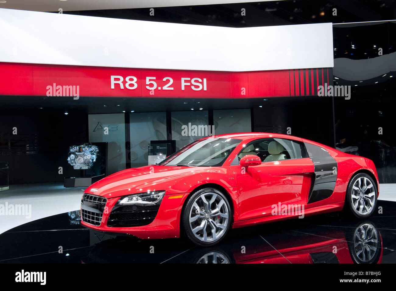 Audi r8 v10 hi-res stock photography and images - Alamy