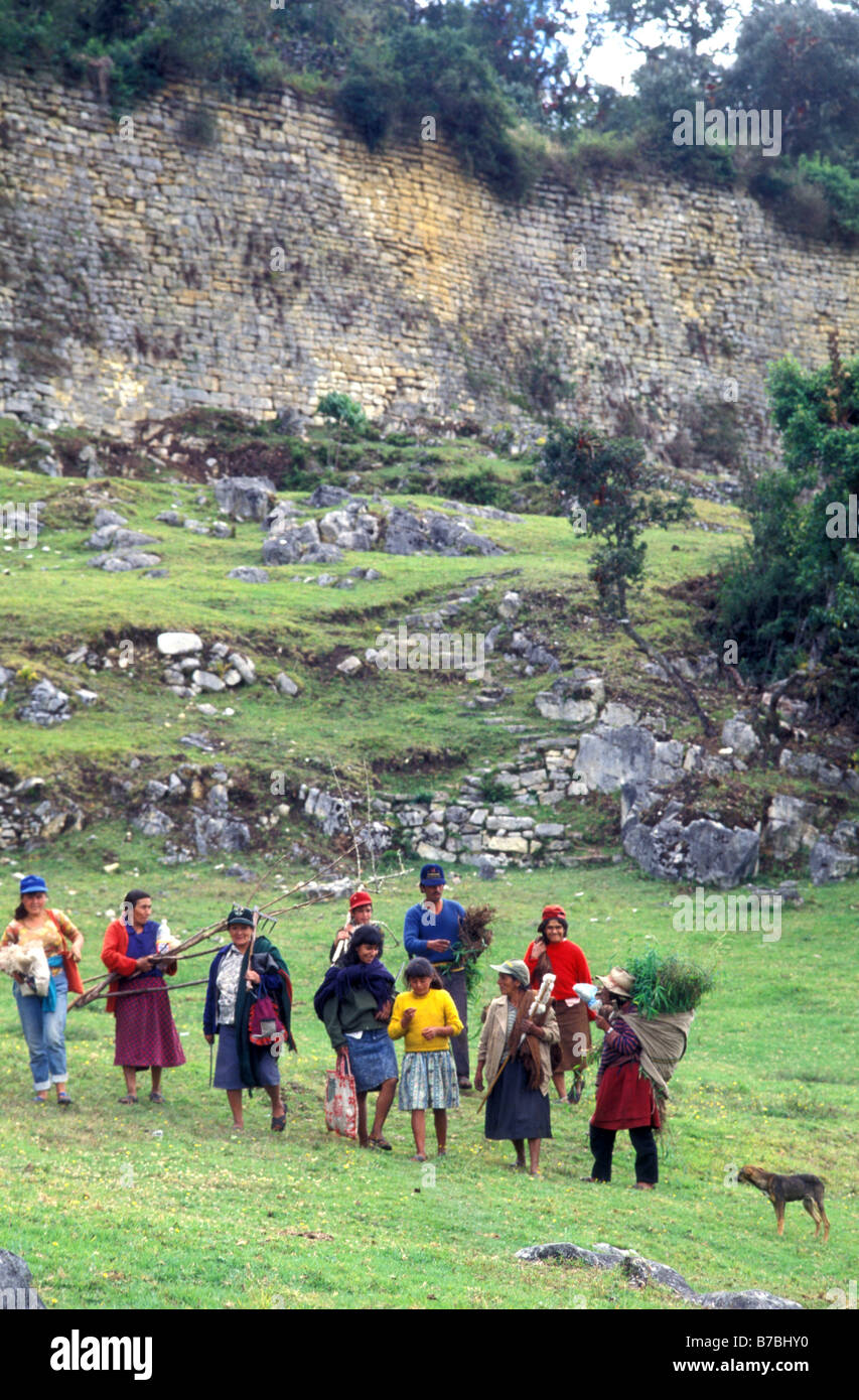 Peru women worker hi-res stock photography and images - Alamy